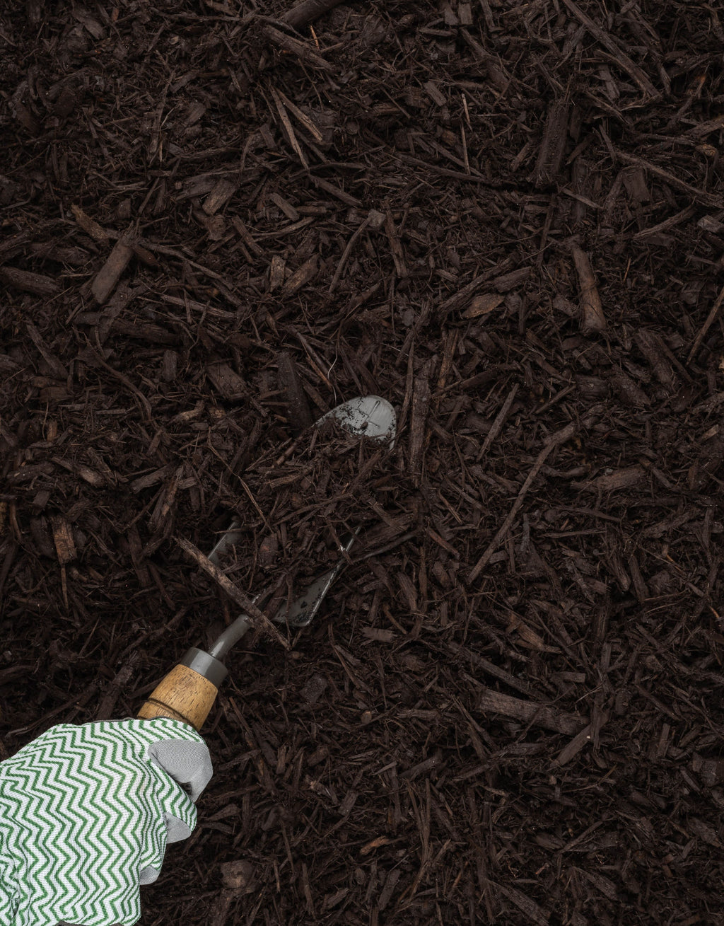 Color Stay Brown Mulch in Northeast Ohio | Green Vision Materials